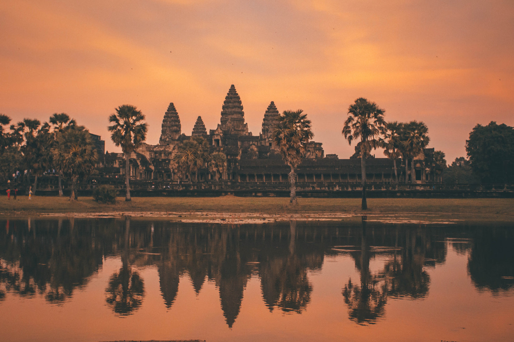 Cambodian Sunset – Sapphire Paradise